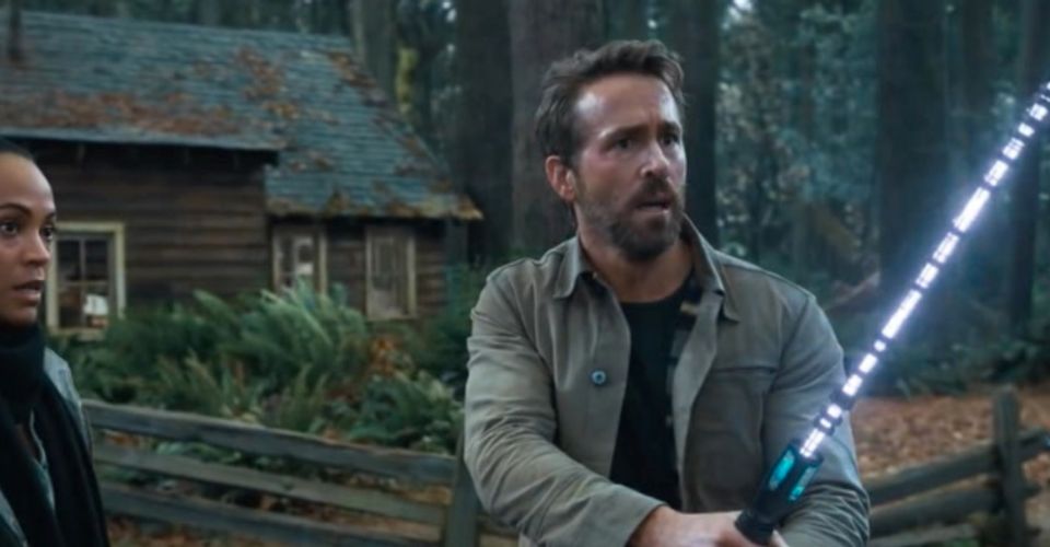 The-Adam-Project-Lightsaber-2 – borg